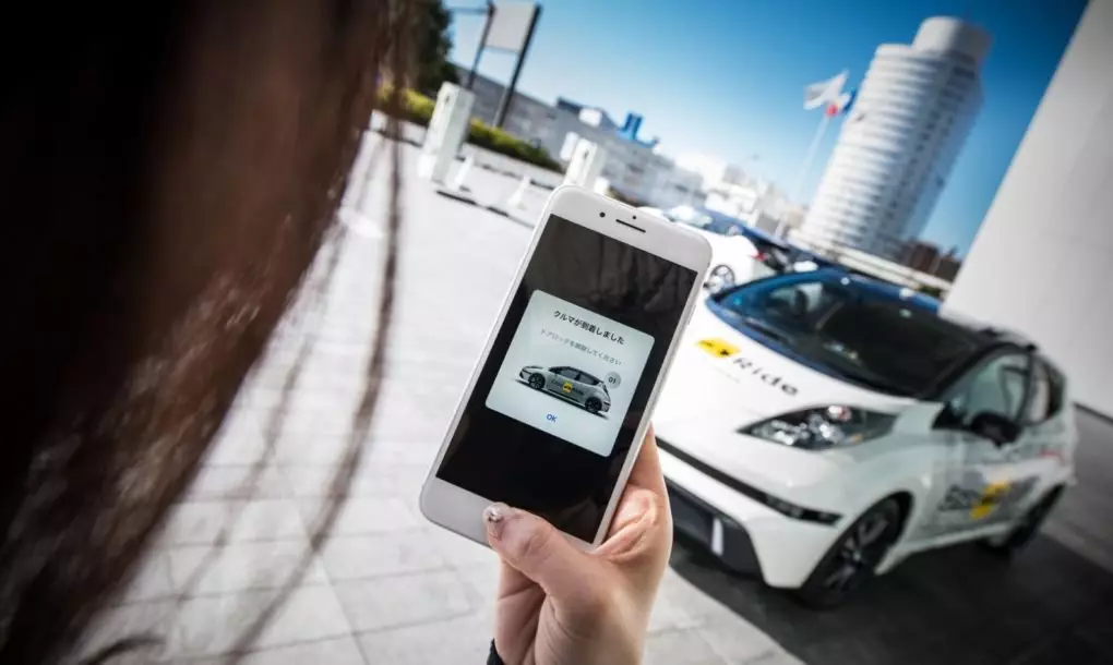 Nissan lanceert onbemande taxi's in Japan