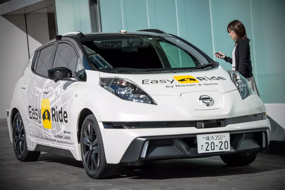 Nissan lanza taxis no tripulados en Japón