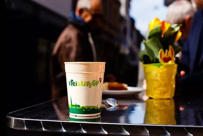 In Duitsland boden ze een uitstekend alternatief voor wegwerpkoffiebril