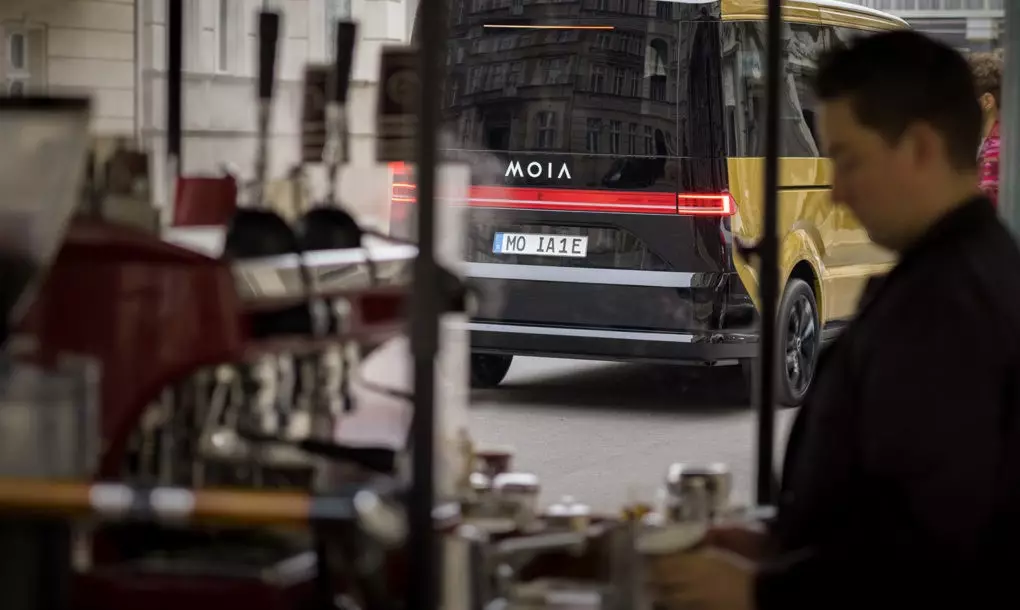 Volkswagen Electric Minibus