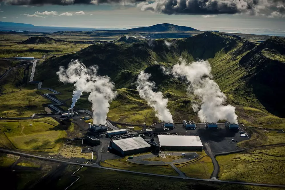 CO2 પ્રોસેસિંગ કાર્બોનેટ ખનિજમાં. આઈસલેન્ડમાં, વિશ્વનું પ્રથમ પ્લાન્ટ ખુલ્લું છે