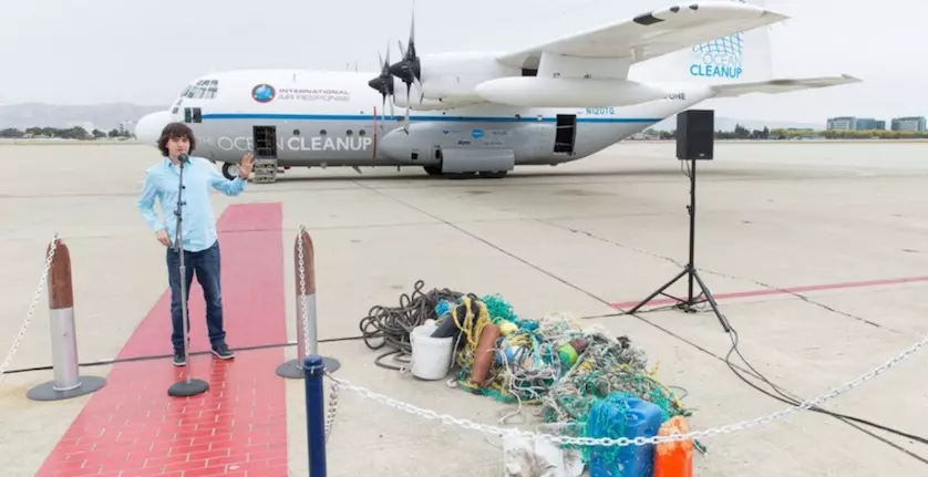 Далайн цэвэрлэгээ нь Номхон далай дээр хуванцар цуглуулахын тулд 21.7 сая доллар авсан
