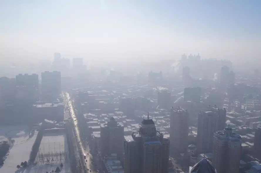 Çin, şehri smog'dan kurtarmak için enerji santrallerini temizlemeyi vaat ediyor. Facepla.net Son Ekoloji Haberleri