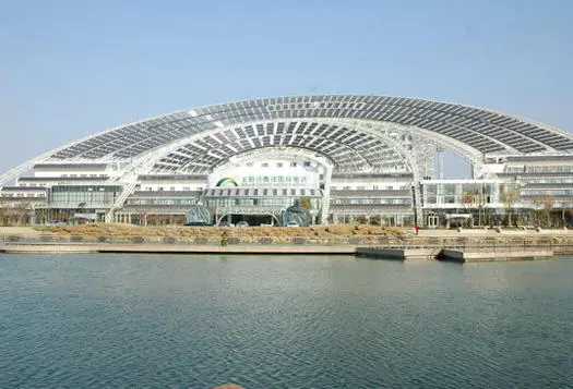 El edificio solar más grande del mundo se realiza en forma de un ventilador para un uso más eficiente de la energía de los rayos del sol