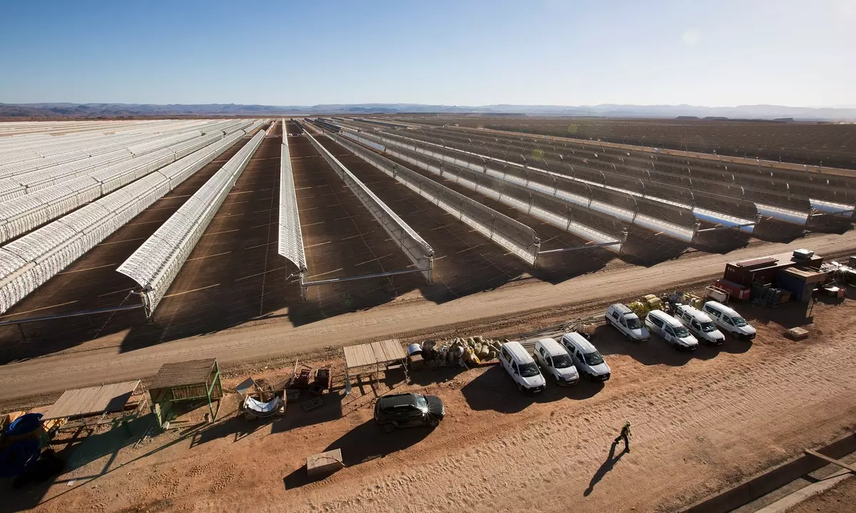 Projek tumbuhan kuasa solar terbesar di dunia pergi ke fasa pertama