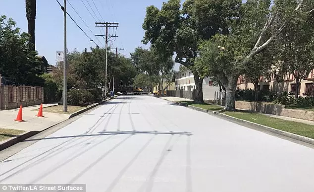 Perché Los Angeles dipinge le loro strade in bianco?