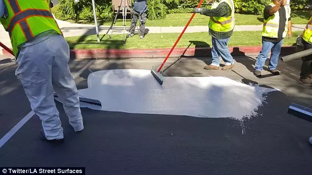 Perché Los Angeles dipinge le loro strade in bianco?