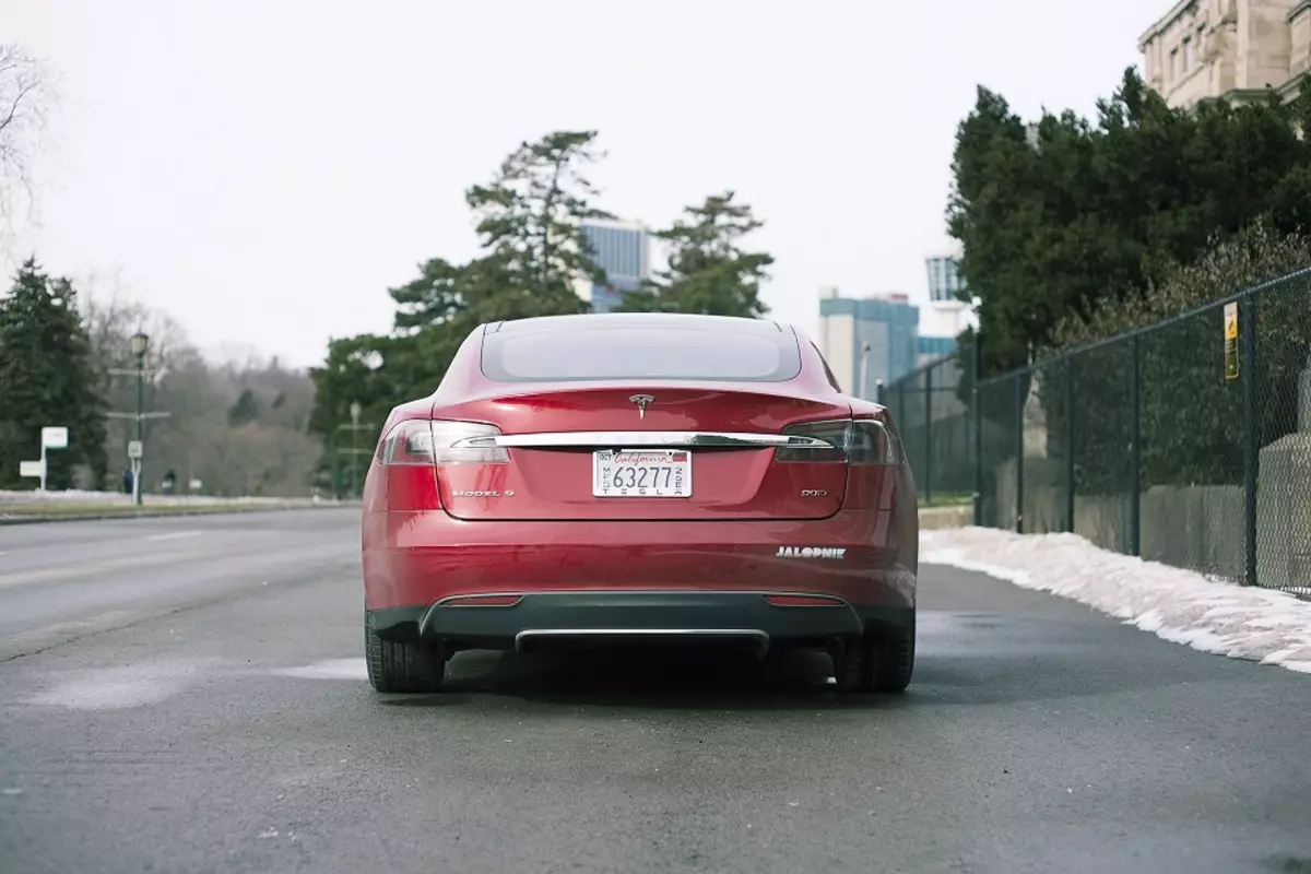 Tesla s-ni nə qədər keçər?