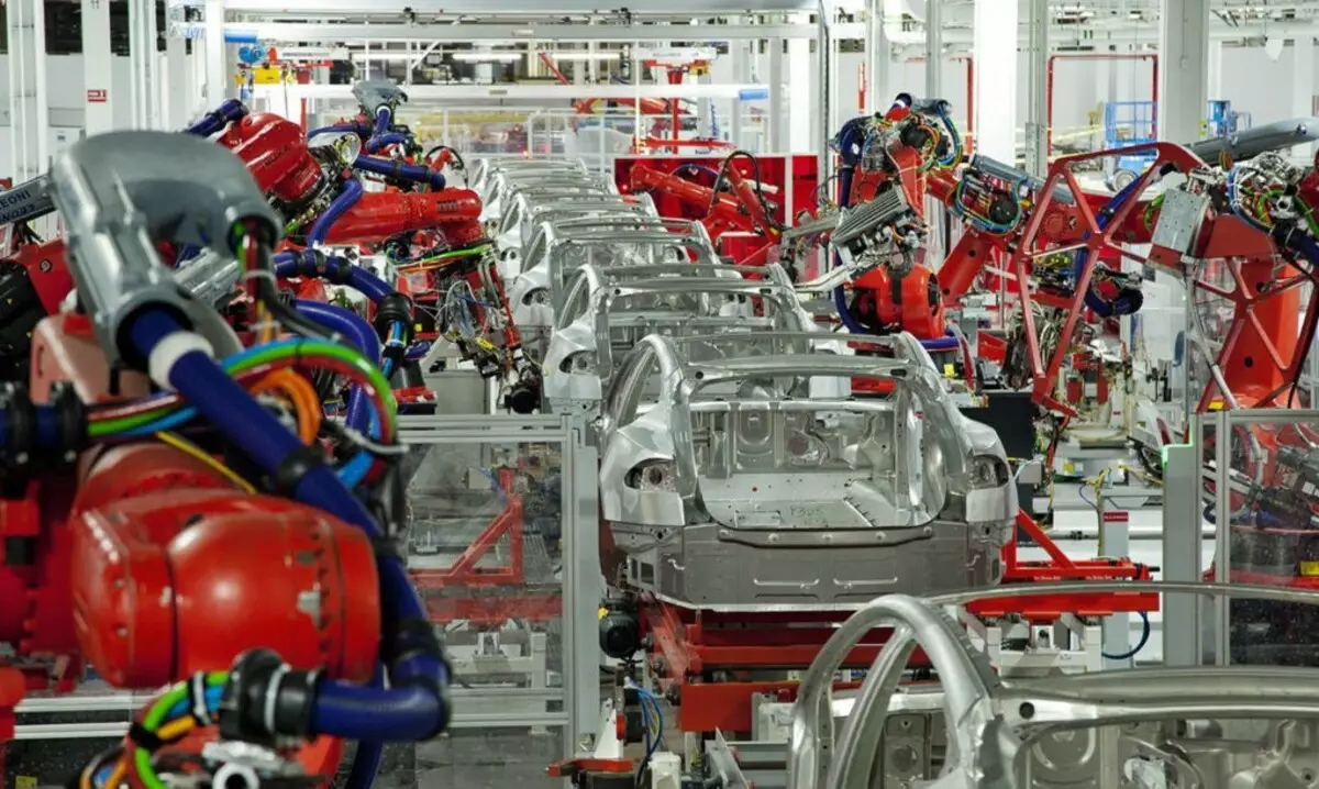 Tesla obre la companyia de reciclatge de bateries?