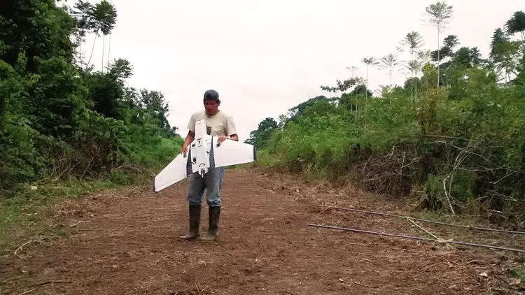 Droner patruljerer Amazonas skov med luft