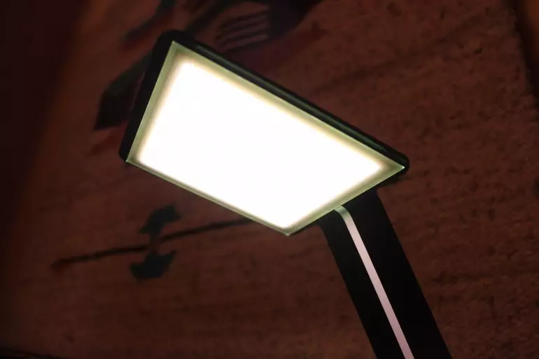 Прочитајте повеќе за OLED осветлување