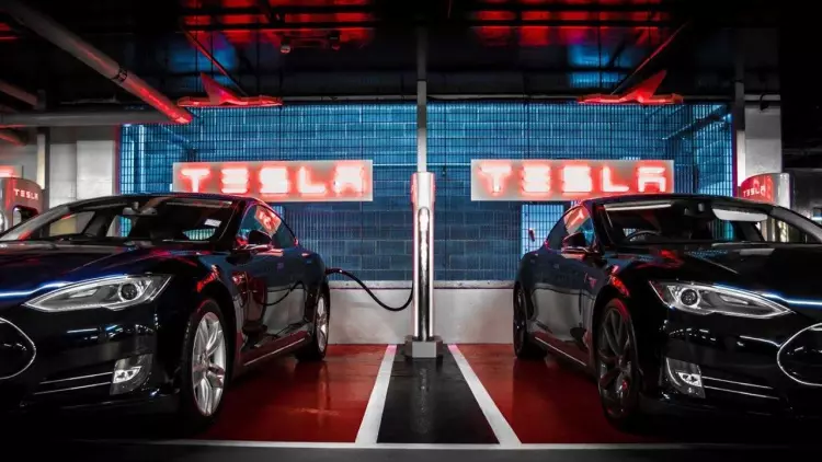 Tesla Supercharge Station nan London