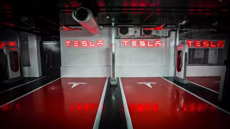 Tesla Supercharge Station in Londen