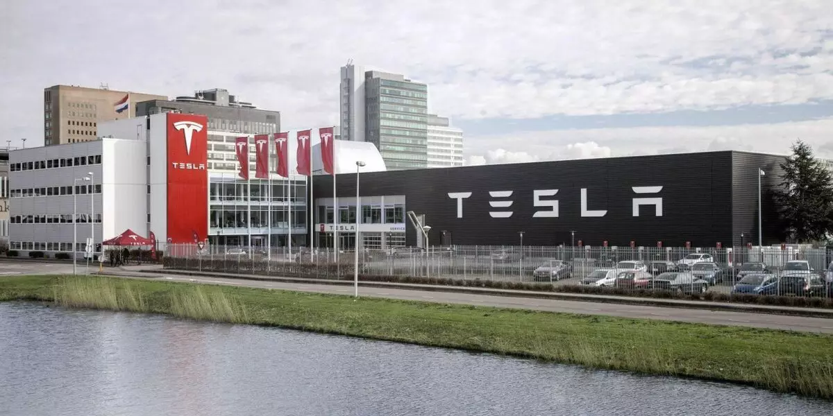 Gigafactory 2. Rás don dara planda Tesla