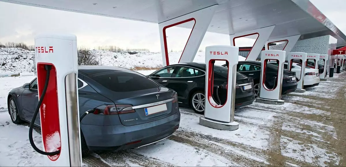 Chaj nan pwochen nan Tesla yo pral kapab chaje machin nan elektrik an segonn