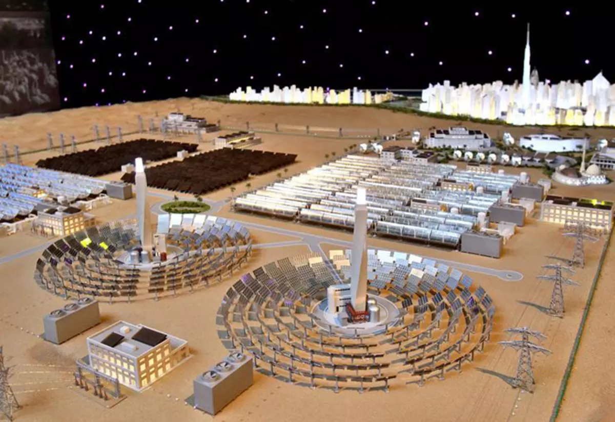 Didžiausias pasaulyje saulėtas parkas ir įrašo mažas saulės energijos kainas Dubajuje