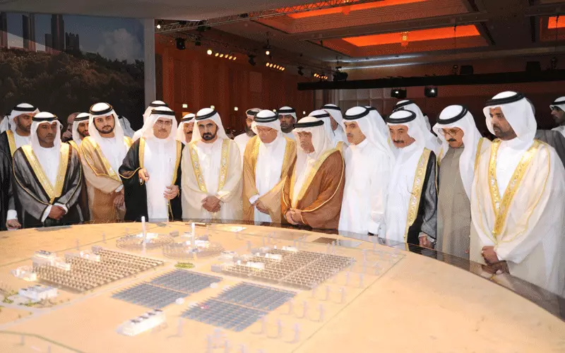 Największy na świecie słoneczny park i nagrywać niskie ceny energii słonecznej w Dubaju