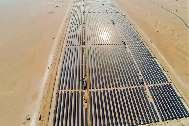 Verdens største solfylte park og rekord lave priser for solenergi i Dubai