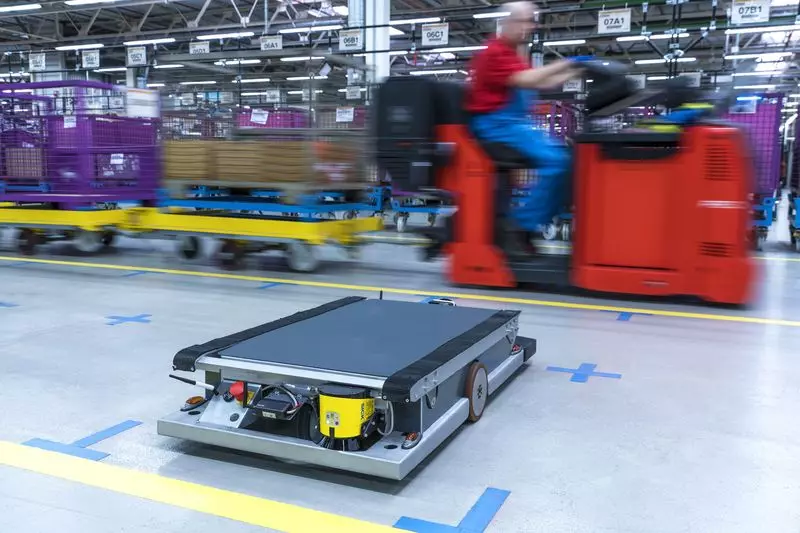BMW, geri dönüştürülmüş elektrikli araç pillerini I3 kullanarak özerk bir robotu test eder. Facepla.net Son Ekoloji Haberleri