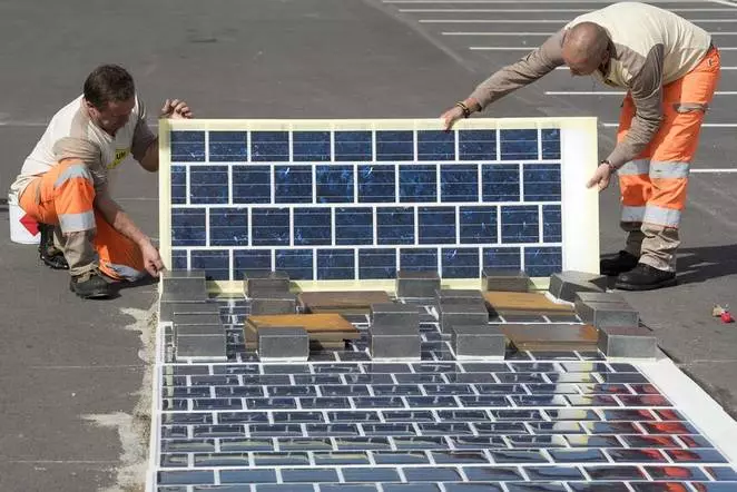 France will set 1000 km of roads with solar panels