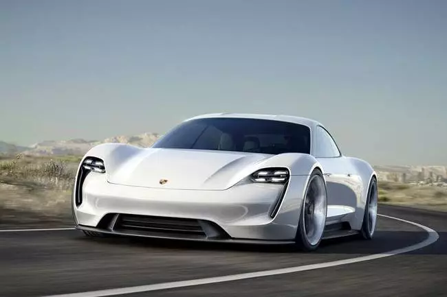 Porsche anunciou o inicio da produción comercial do primeiro coche eléctrico