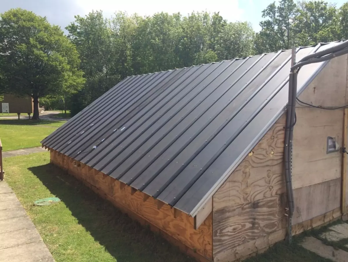 Hybrid Solar Roofing System använder termiska rör för att förbättra effektiviteten