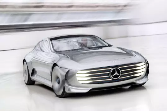 Mercedes-Benz repræsenterer en hybridbil, der kan omdanne ved høje hastigheder