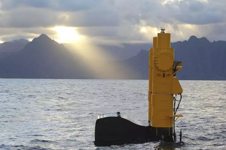 Un système de collecte d'énergie de marée inhabituelle Azura est installé à Hawaii