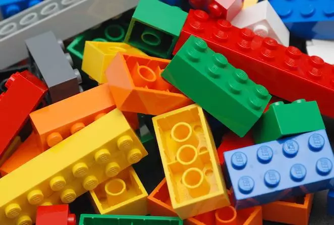 Lego plan yo pwodwi konstrukteur plastik li yo ... san plastik