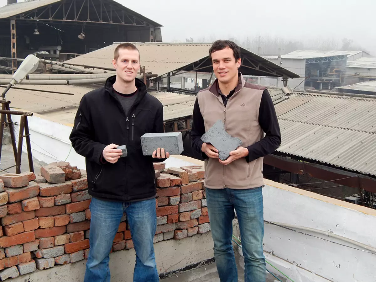 Uczniowie MIT stworzyli ekologiczną cegłą, która nie potrzebuje wypalania