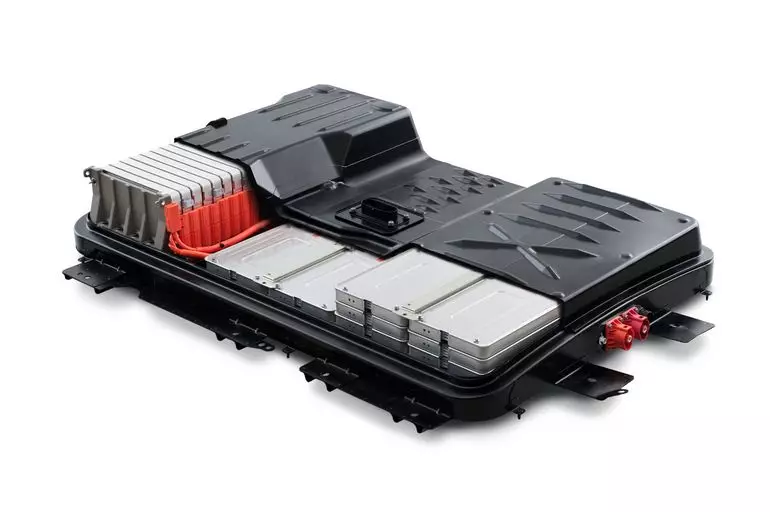 Nissan erbjuder använda batterier som ett stationärt uppladdningsbart system.