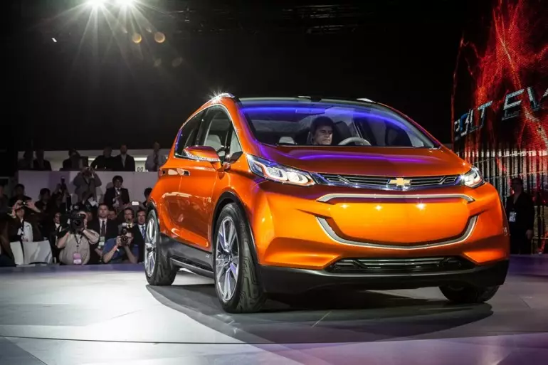 Konsep kereta elektrik percuma Chevrolet Bolt boleh memandu 320 km dari satu pertuduhan. Faceplla.net Berita Ekologi Terkini Terkini