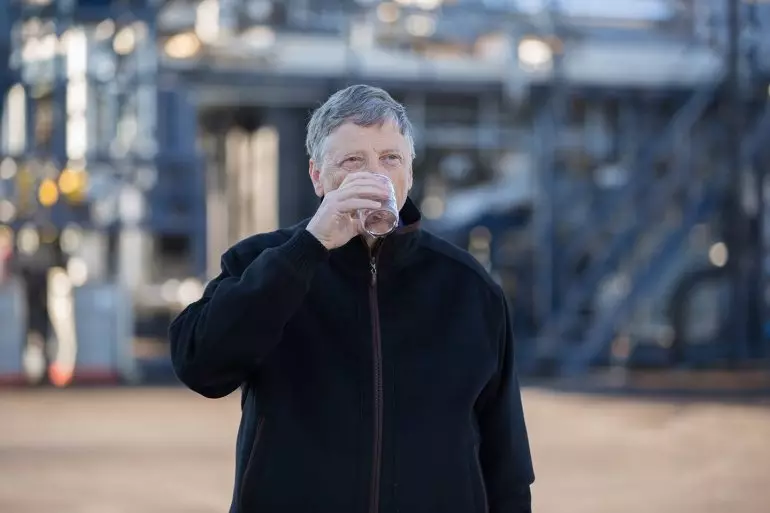 Perché Bill Gates bevi acqua dal bagno? Facepla.net Ultime notizie di ecologia