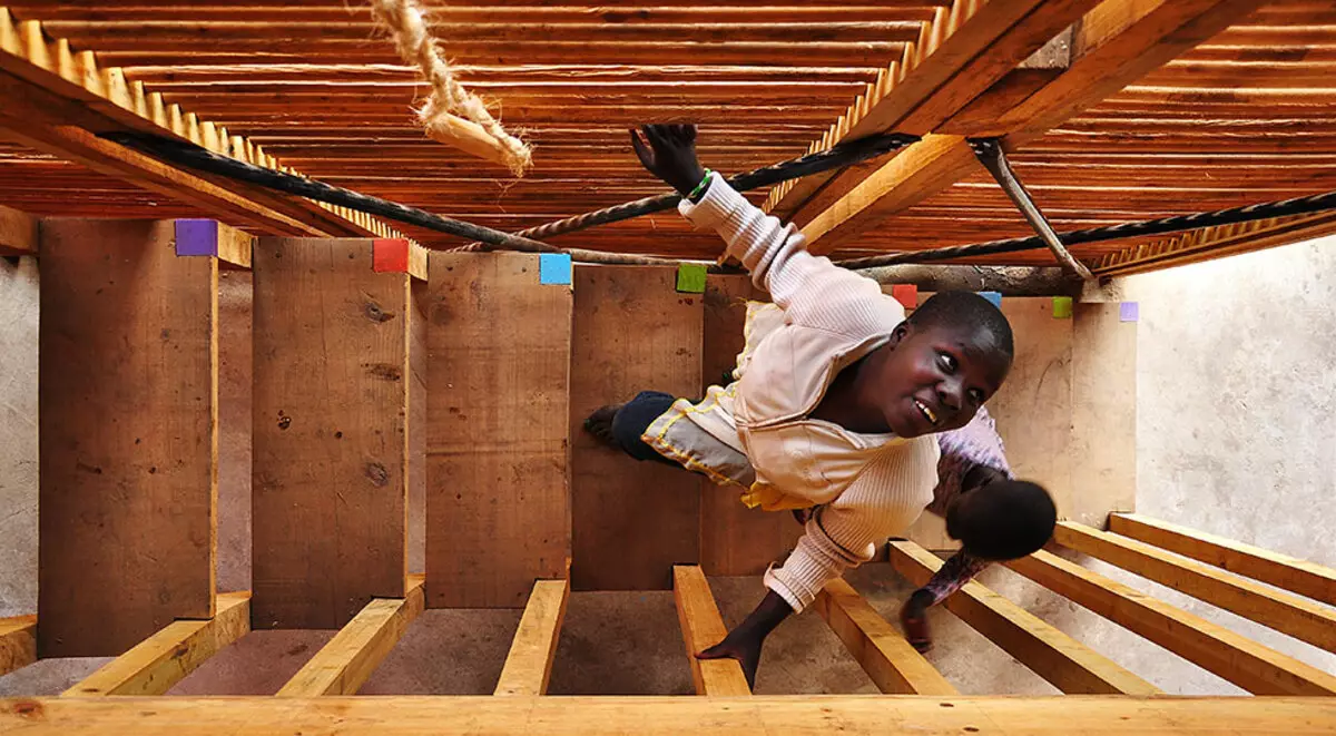 કેન્યામાં બાળકોના આશ્રયનું નિર્માણ