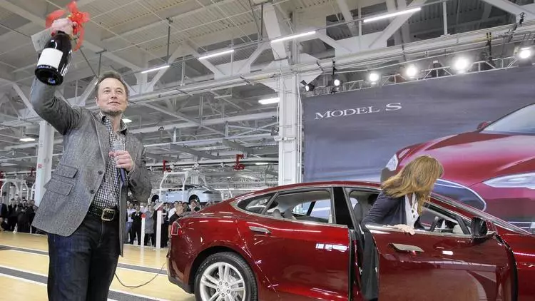 Tesla sing ditresnani, apa sampeyan nate cilaka ekologi kanggo tanduran anyar?