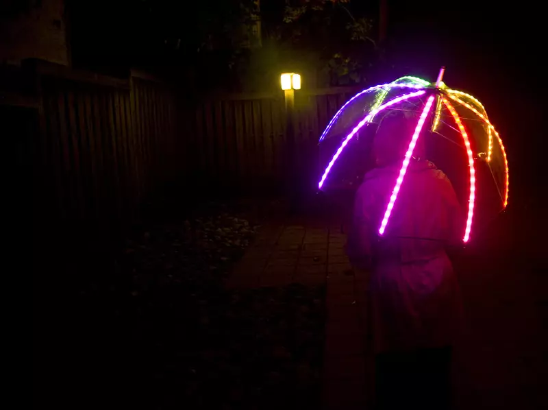 Smart esernyő nyomon követi a levegőszennyezést