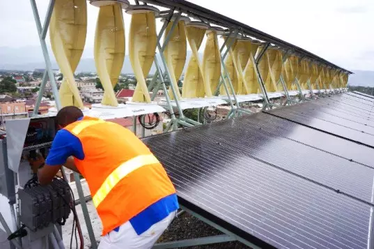 Cea mai mare instalare solară hibridă din lume. Facepla.net cele mai recente știri despre ecologie