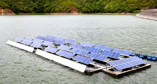 Największa pływająca elektrownia słoneczna zostanie zbudowana w Indiach. Facepla.net Najnowsze wiadomości ekologiczne