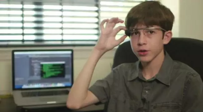 အသက် 15 နှစ်အရွယ်ကောင်လေးတစ်ယောက်တီထွင်ခဲ့သော Ultra-Fast 3D Printer ။ FacePpla.net နောက်ဆုံးပေါ်ဂေဟဗေဒသတင်း