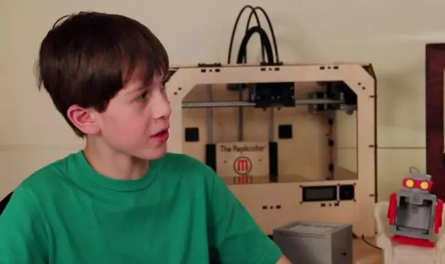 Ultrafast 3D Printer သည် 15 နှစ်အရွယ်ကောင်လေးကိုတီထွင်ခဲ့သည်