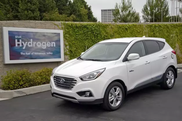 La unua hidrogena Hyundai Tucson-fuelo-ĉelo vendiĝis en luado