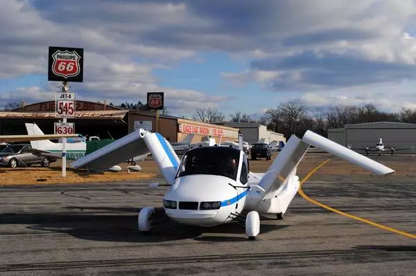 Terrafugia Flying Car vil være tilgjengelig på salg i et par år
