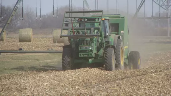 Els biocombustibles de residus de blat de moro genera més diòxid de carboni que la gasolina