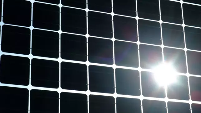 Los paneles solares han privado de brillo al aumentar su efectividad.