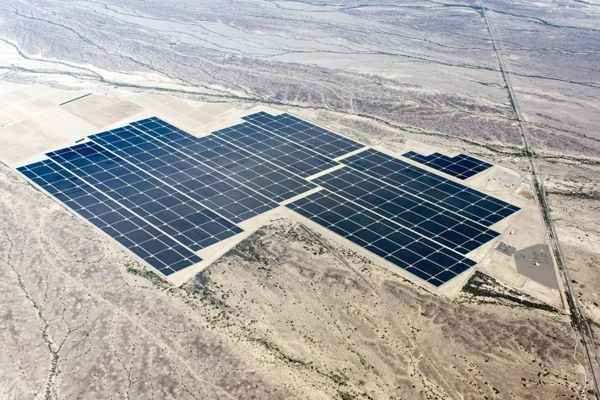 Agua Caliente Suurin aurinkovoimalaitos autiomaassa