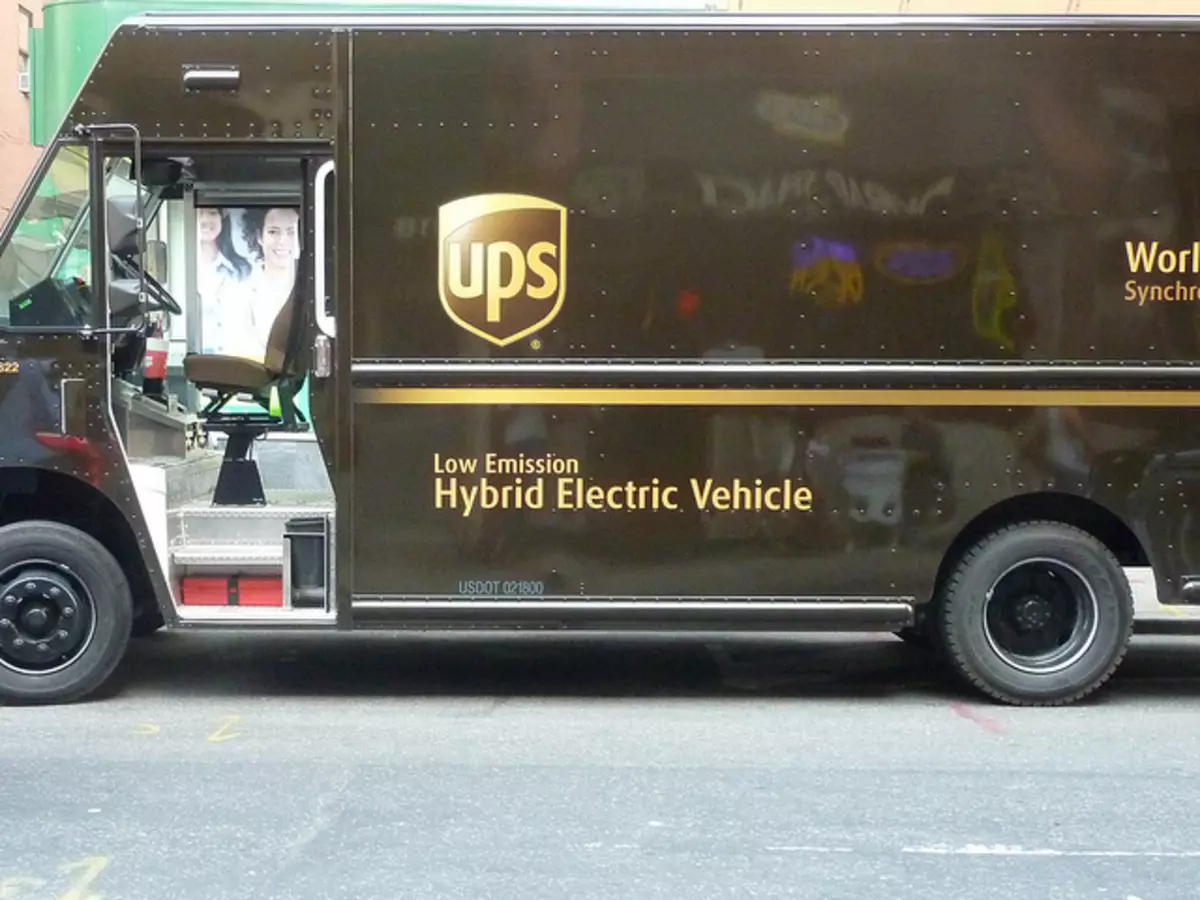 UPS se nikad ne okreću levo. Potvrda legenda