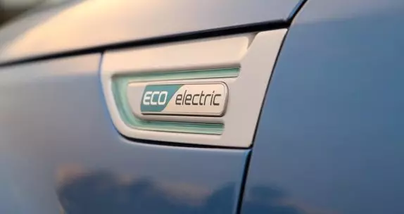 Kia, 34% pieder Hyundai, paziņoja par pārdošanas Soul EV sākumu nākamajā mēnesī.