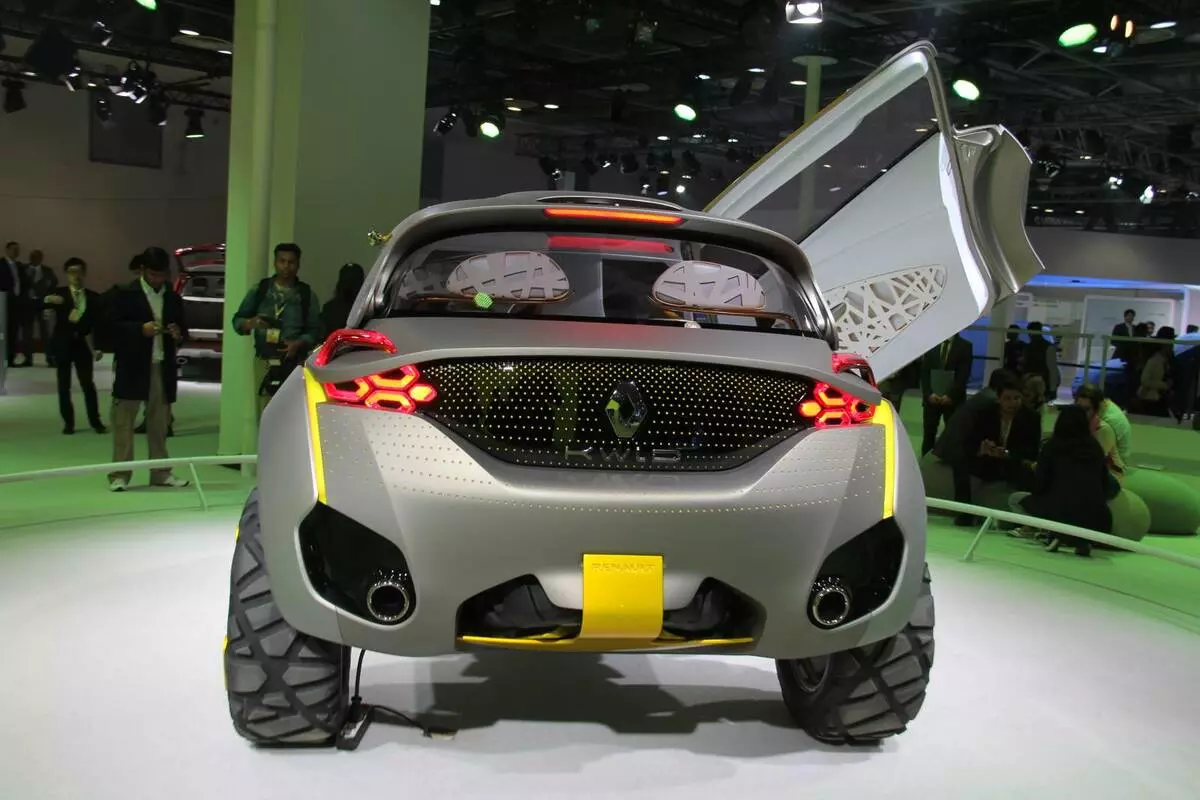 印度上一場車展的法國汽車品牌雷諾提出了一個混合動力車賽的新概念，“旨在最大限度地滿足新市場的年輕消費者的需求。”