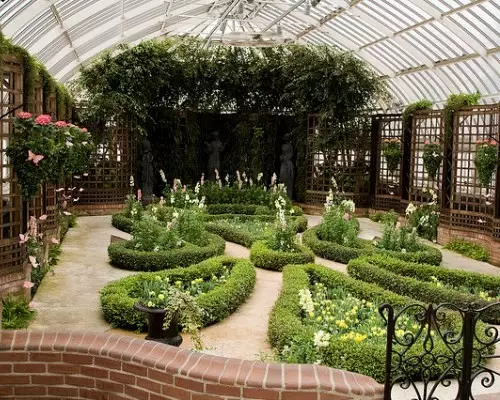 10 markierende Gärten unter dem Dach