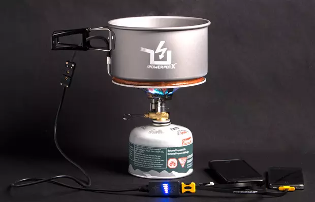 PowerPot - cooking and charging a smartphone in one pot